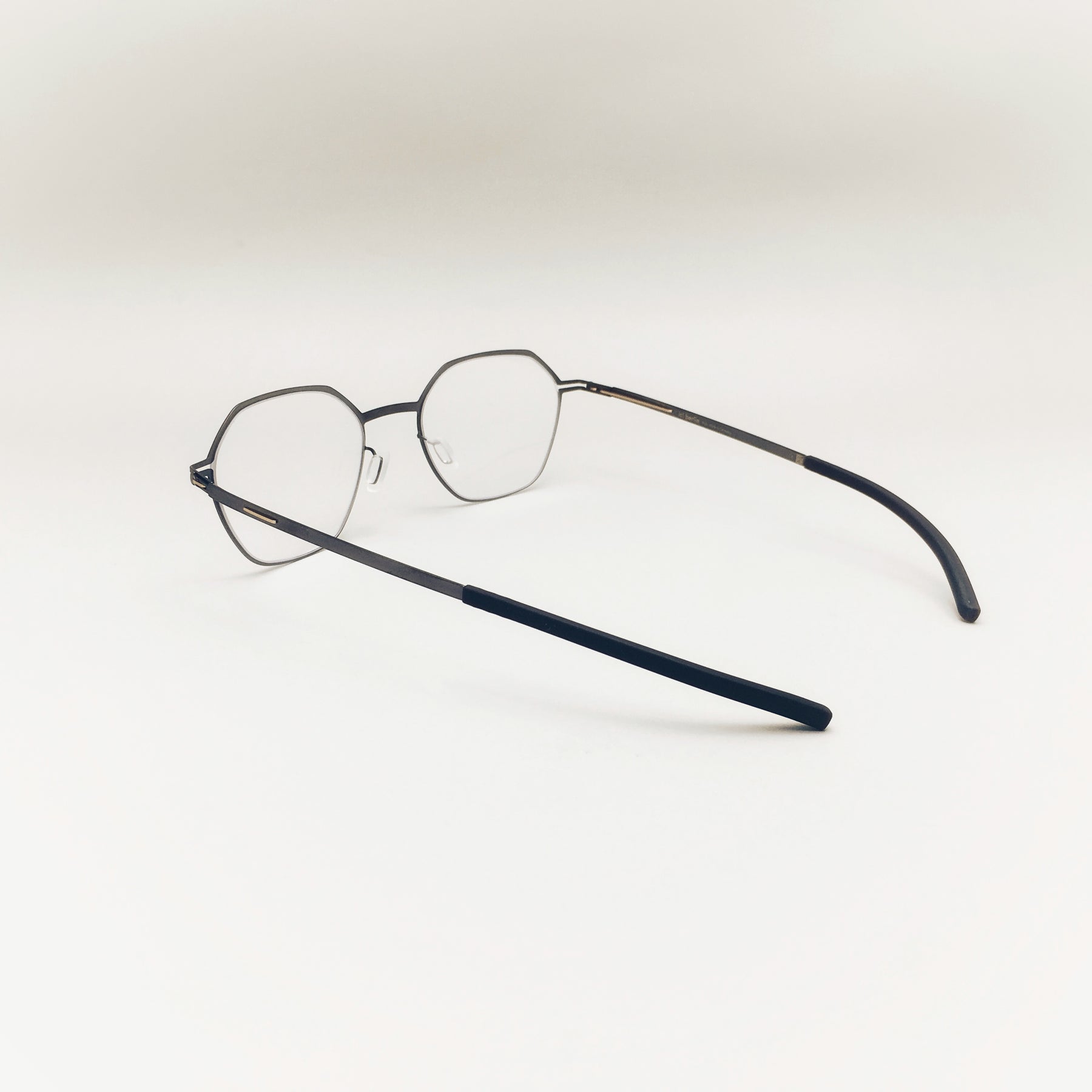 IC! Berlin Maloja Aubergine Black – thezettoptic